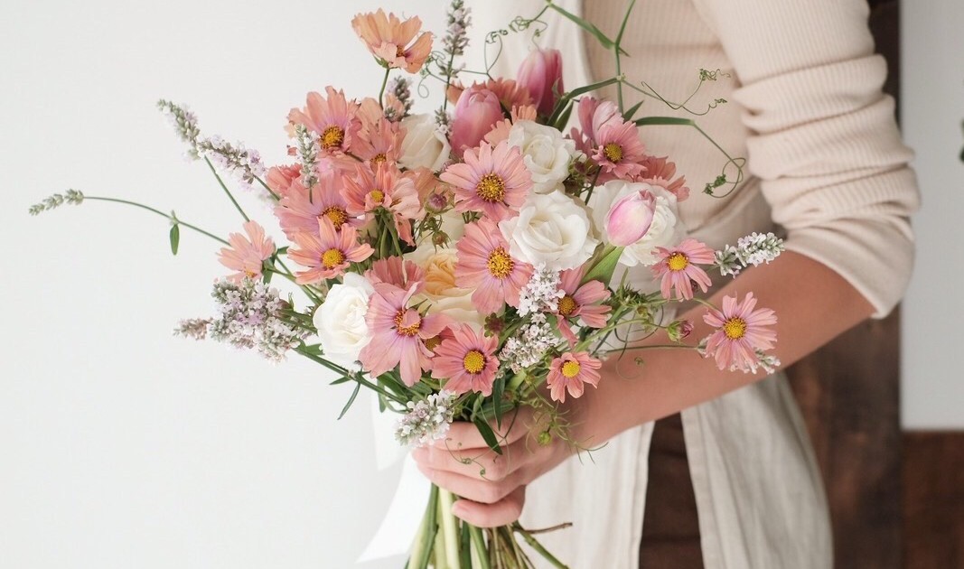 CLASS101+ | Flowers are always pretty, and if you design well, they ...